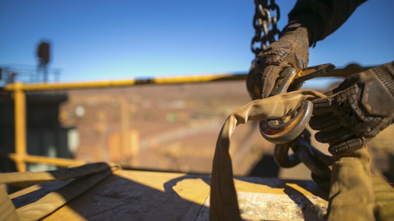 How to Avoid Common Dangers in Handling and Securing Loads