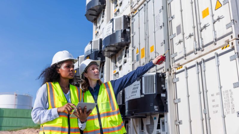 Stay Clear: Keeping Safe Zones During Lifting Operations